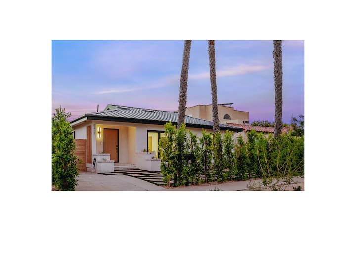 Luxury Designer Home W/ Guest House & Garden - Manhattan Beach, CA