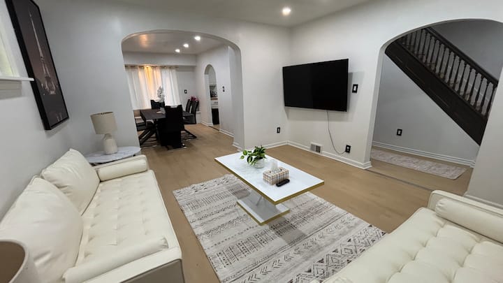 Stylish Retreat | Game Room · Near Niagara Falls - Niagara Falls, NY