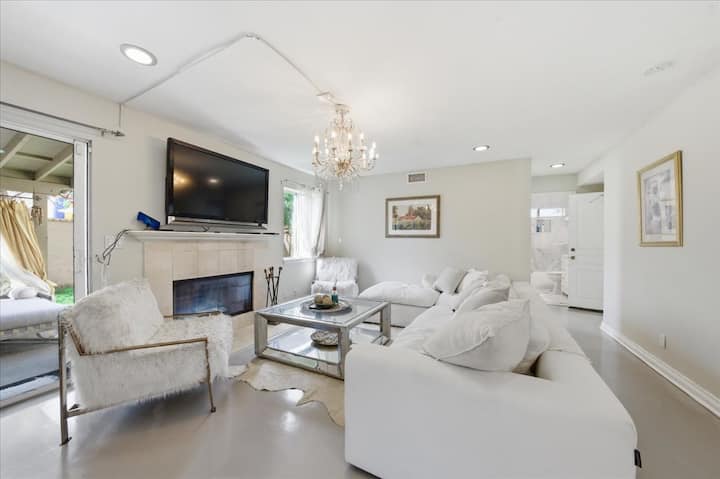 Extravagant Villa Near Beach & Hot Spots - Torrance, CA