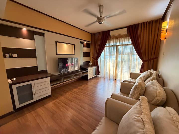 Marina Cove - 3 Bed • Wifi • Ac • Family Friendly - Lumut