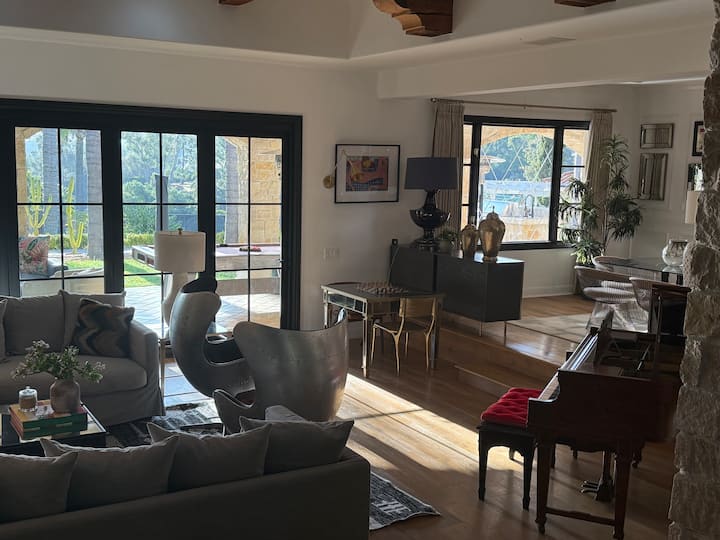 Luxury Estate In The Heart Of Rancho Santa Fe - Del Mar, CA