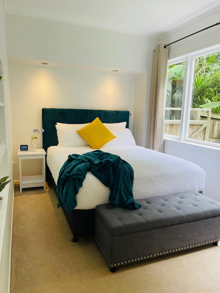 Urban Bush Retreat - Auckland