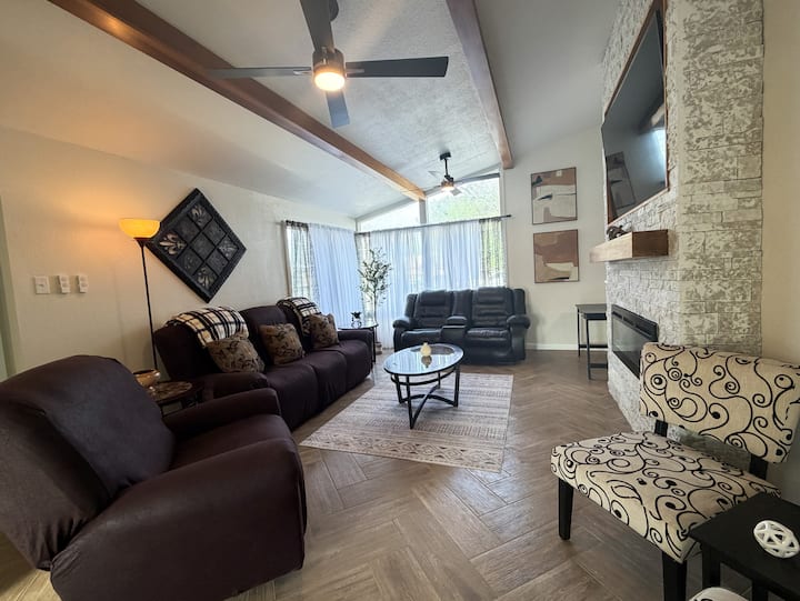 Newly Renovated, Cozy, Family Friendly Home - Roswell, NM