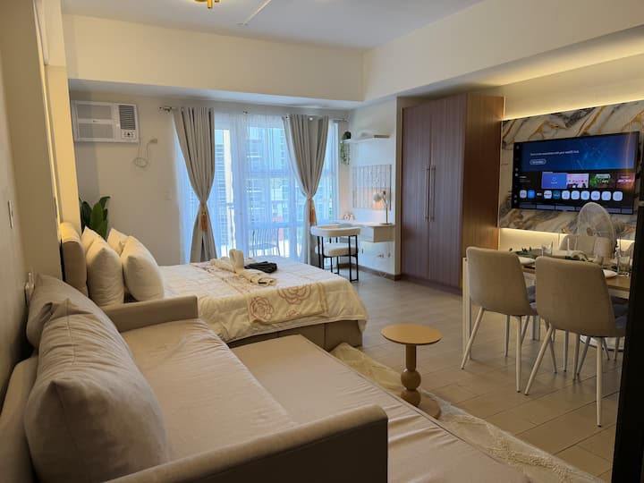Modern Luxe Studio | Near Venice Grand Canal - Taguig