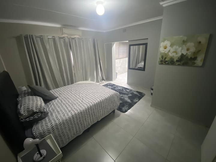 Fully Furnished 6 Bedroom 3 Bathroom Home To Let - Vereeniging