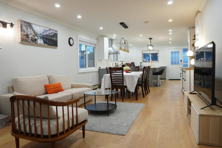 Spacious 6br Home Near Dt & 15 Mins To Yvr - Vancouver