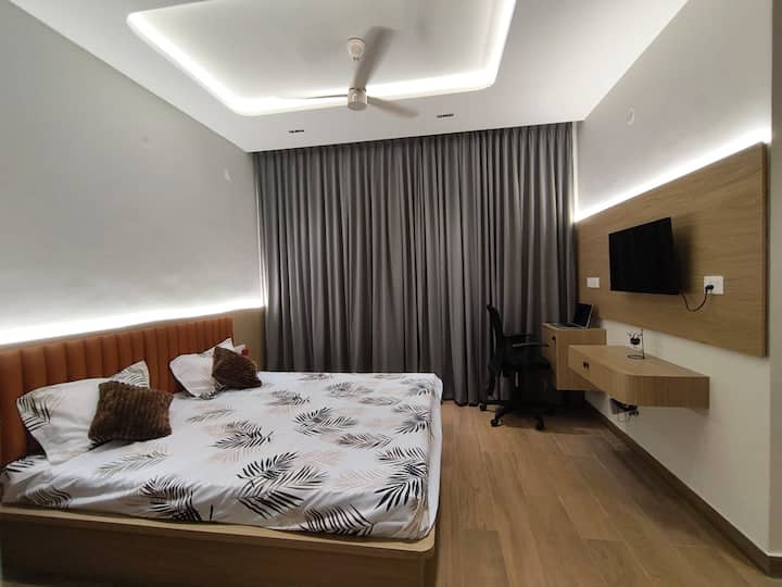 Chic Modern Studio W/ Terrace & Wifi Nr Hennur - Bengaluru