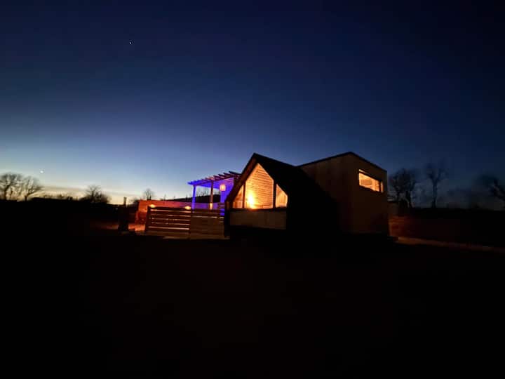 Hilltop Cabin With Panoramic Views - United Kingdom