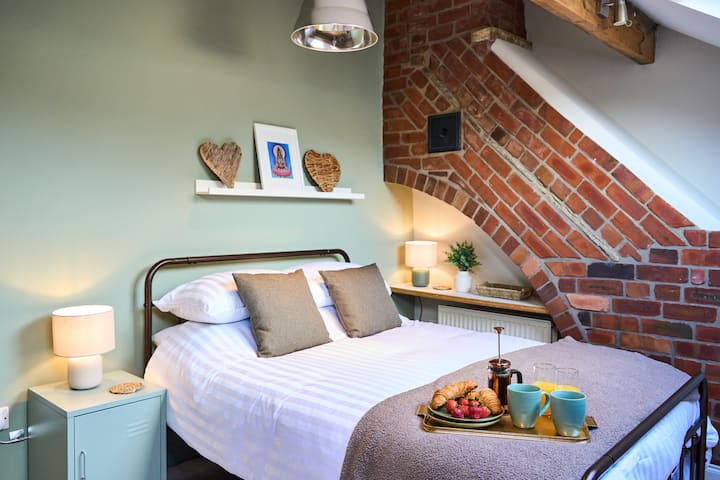 Charming Hebden Bridge Home | Walks, Shop & Centre - Todmorden