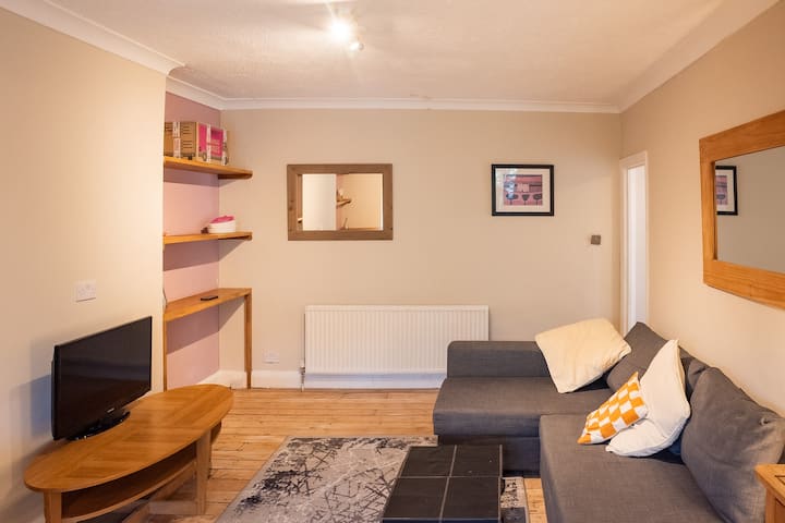 Large Ground Floor Garden Apartment - London