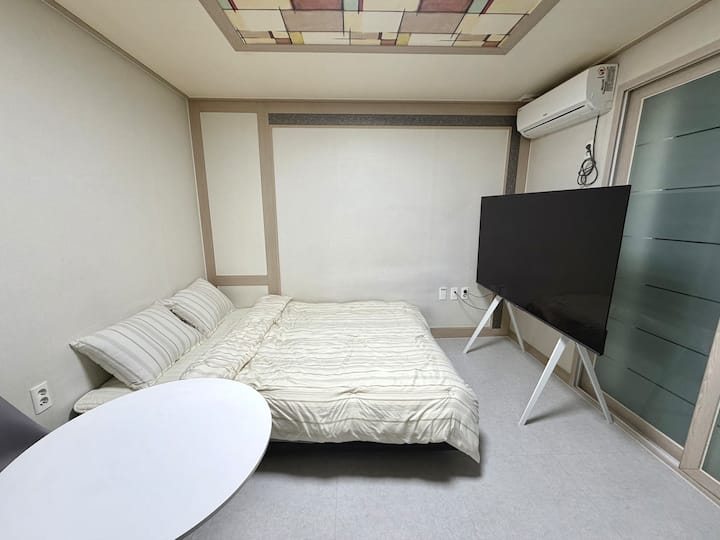 02-3 깨끗한 신규오픈 숙소/교통 편리한 대구 중심가성비 House /장기숙박/무료주차 - Daegu