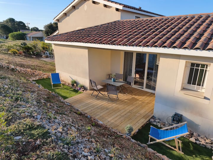 Cocon T2 - Clim - Terrasse - Parking Securisé - Signes