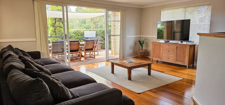4 Bedrooms / 3 Bathrooms - Prime Location In Town! - Margaret River