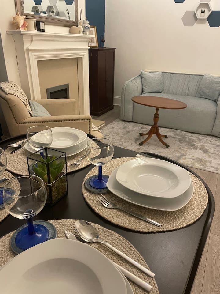 Relocators Stay W/ Parking • Fast Wifi • Sleeps 2 - Romford