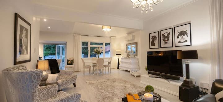 Seclusion On Manuka - パーマストンノース