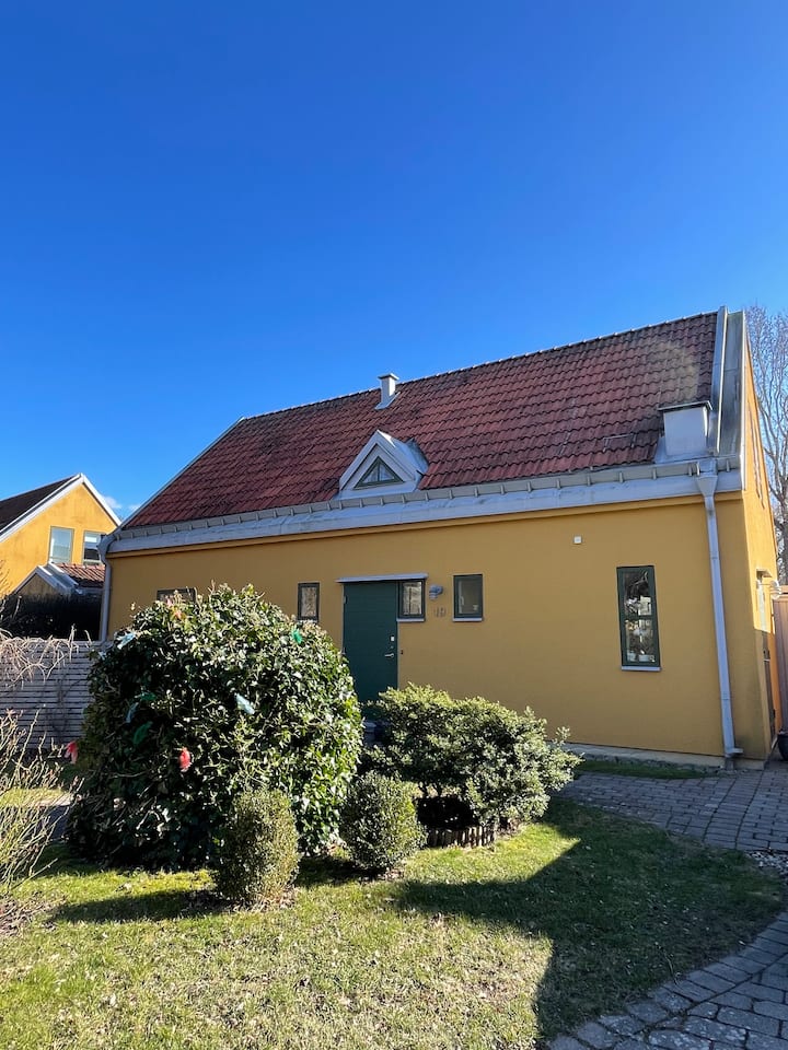 Familjevilla Med Spabad I Lugnt Villakvarter - Höllviken