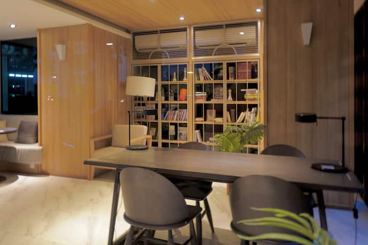 距离Bts On Nut 步行三分钟，1分钟可达711，位置便利且性价比高，配置精致游泳池五星级公寓 - Thailand