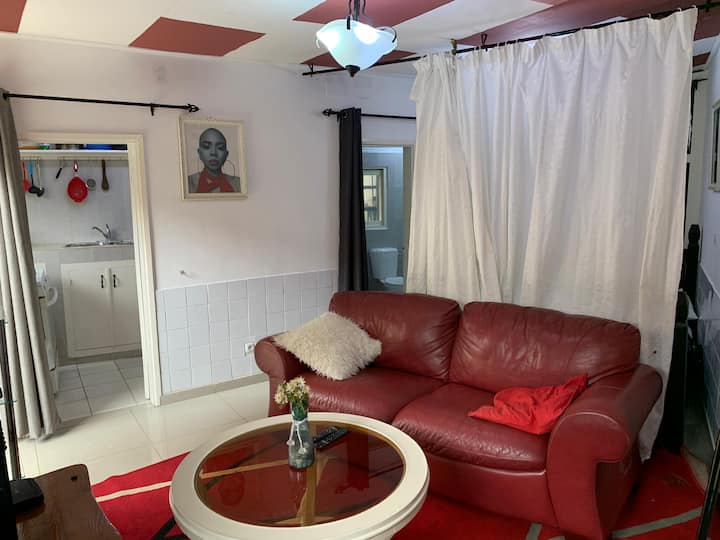 Studio Meublé + à Bastos - Cameroon