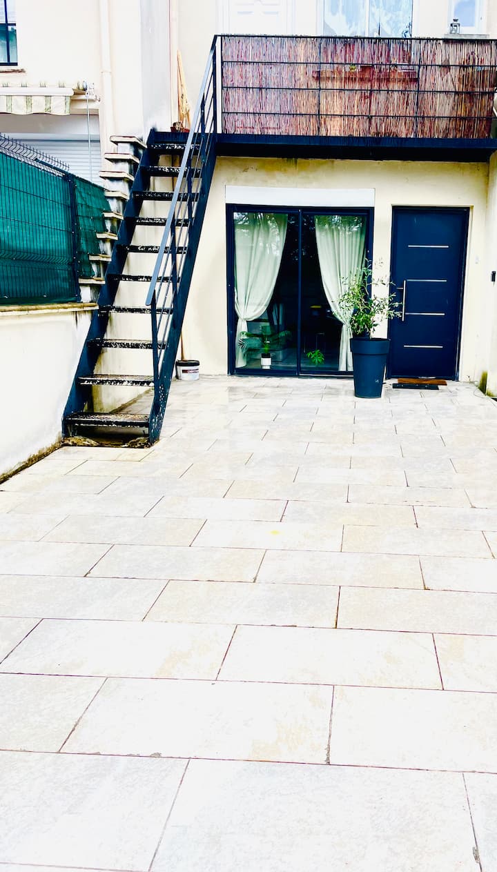 Maison Netflix/terrasse/jacuzzi/espace Bureau - Linas