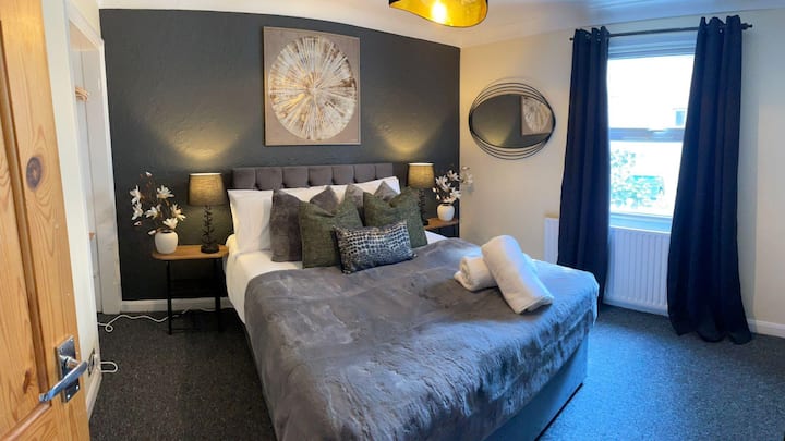 Pretty Double Bedroom House With Parking - Chatham