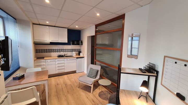 Studio Centre-ville En Rez-de-chaussée Au Calme - Pontivy