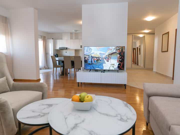 Spacious City Apartment - Mostar