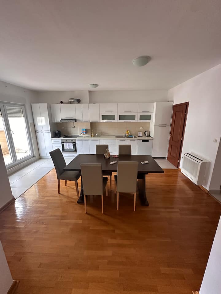 Spacious City Apartment - Mostar