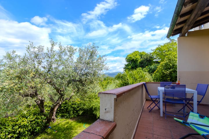 Triple Room With Balcony In Massa Marittima - Massa Marittima