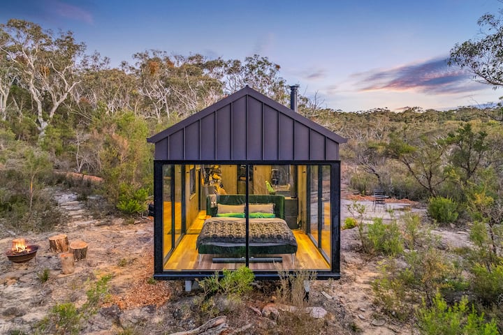 Stag & Stone
Redleaf Luxe Bush Studio & Rock Bath - Fitzroy Falls