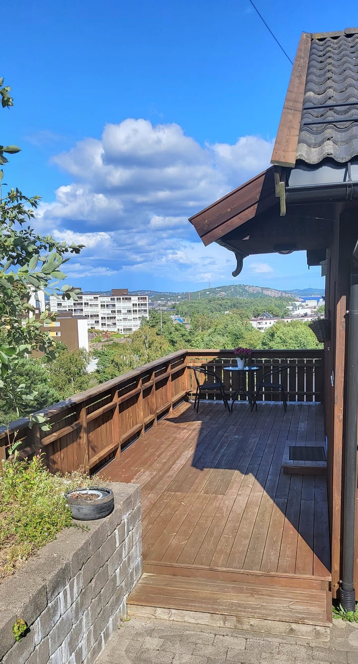 Hybel Med Egen Inngang Og Terrasse - Kristiansand