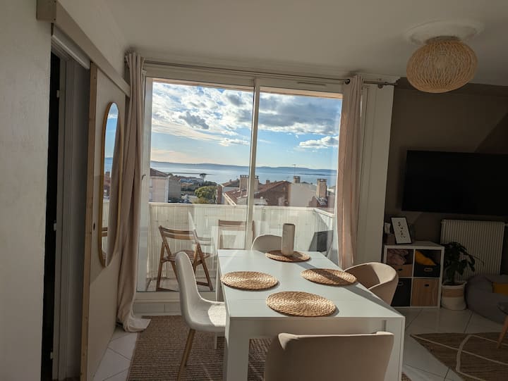 Appartement Cosy Avec Vue, à 10 Min De L'aéroport - Vitrolles