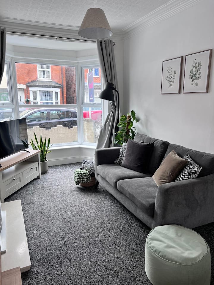 Hull Dukeries / Avenues - Two Bed Cosy Home - Hull