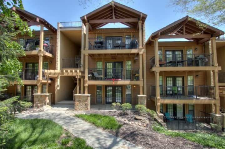 Modern West Plaza Condo-20 Minutes To Arrowhead - Kansas City