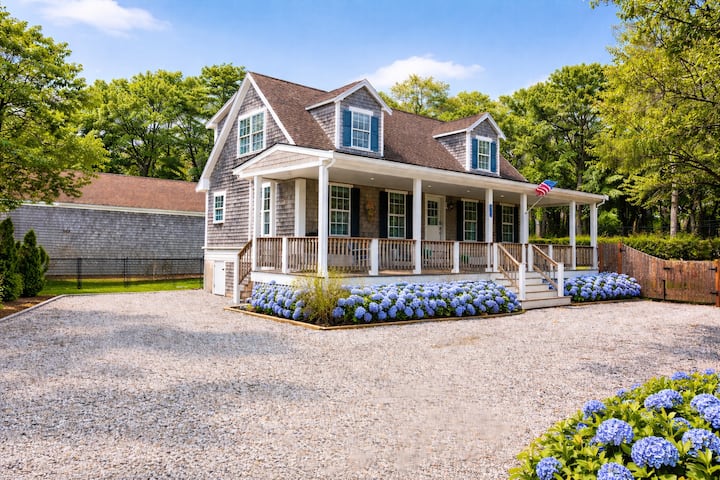 Renovated Cape Retreat W/ Heated Pool & Hot Tub - Cape Cod, MA