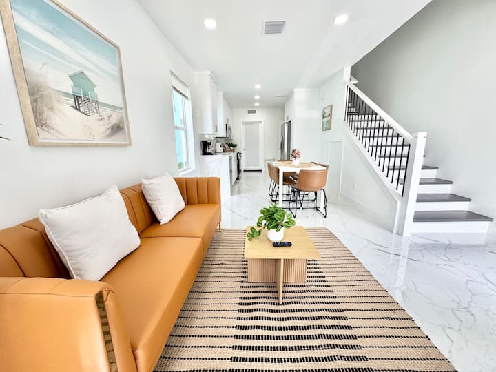 Luxury & Modern Townhouse In Boynton Beach - Boynton Beach, FL