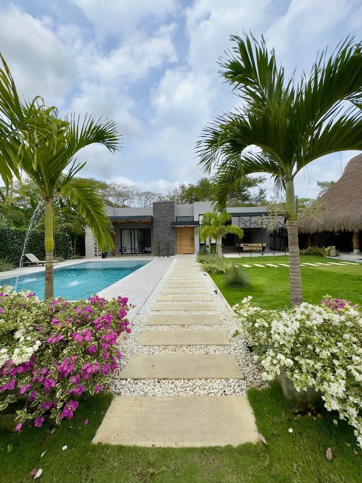 Casa Campestre Ubicada A Tan Solo 5 Km De Monteria - Montería