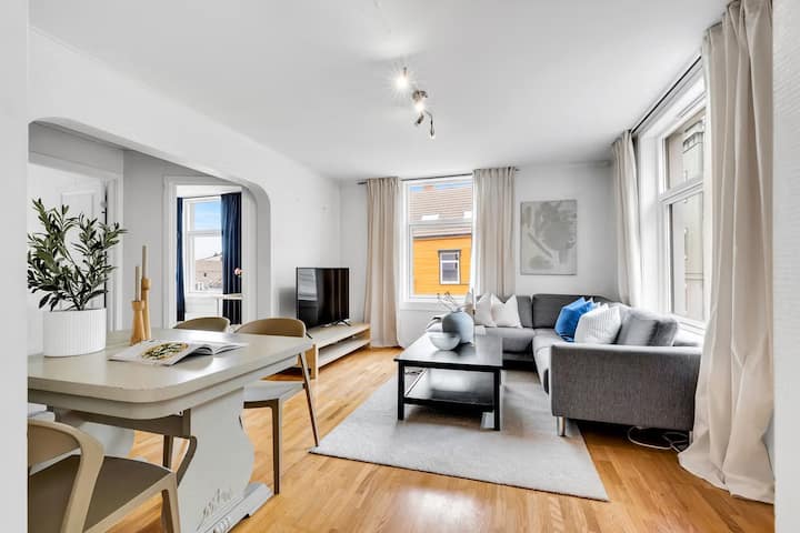 Romslig Leilighet Med Balkong | 3 Soverom - Trondheim