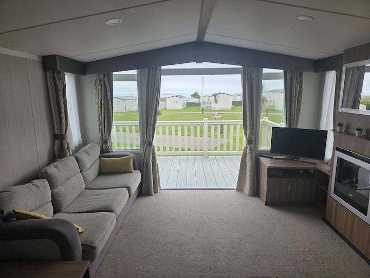 Higher Harlyn Park 
A Stones Throw From Everything - Treyarnon Bay