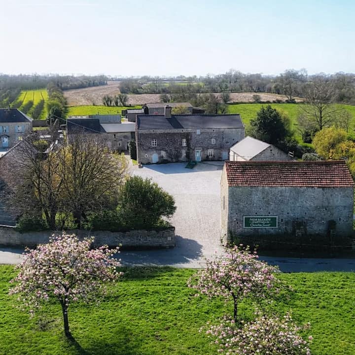 Normandy Cottages ; Chambres D'hôtes Et Gîte - Omaha Beach