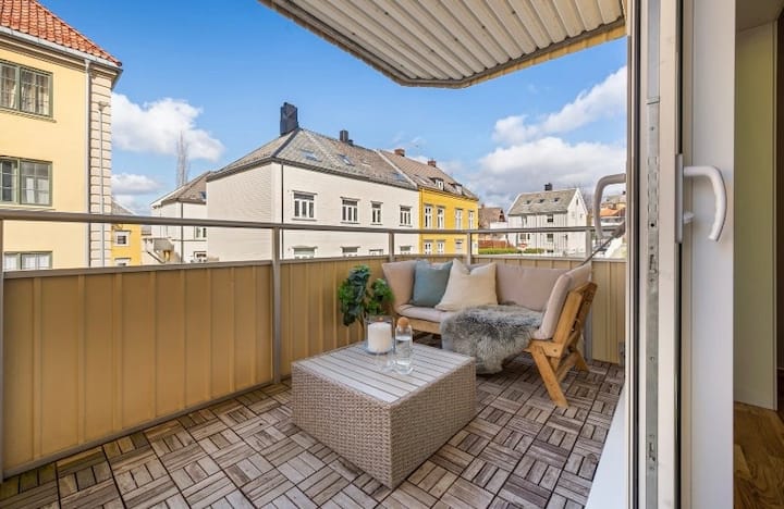 Stilren Leilighet Med Balkong Nær Solsiden - Trondheim