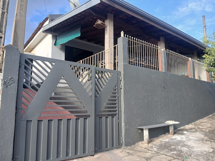 Casa Da Frente, 2 Quatros! - Mogi Guaçu