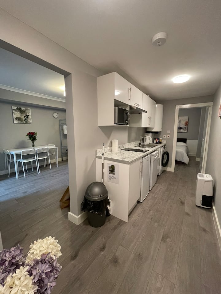 Maida Vale 4-guests, Ac, Wifi, Near Tube, Basement - London