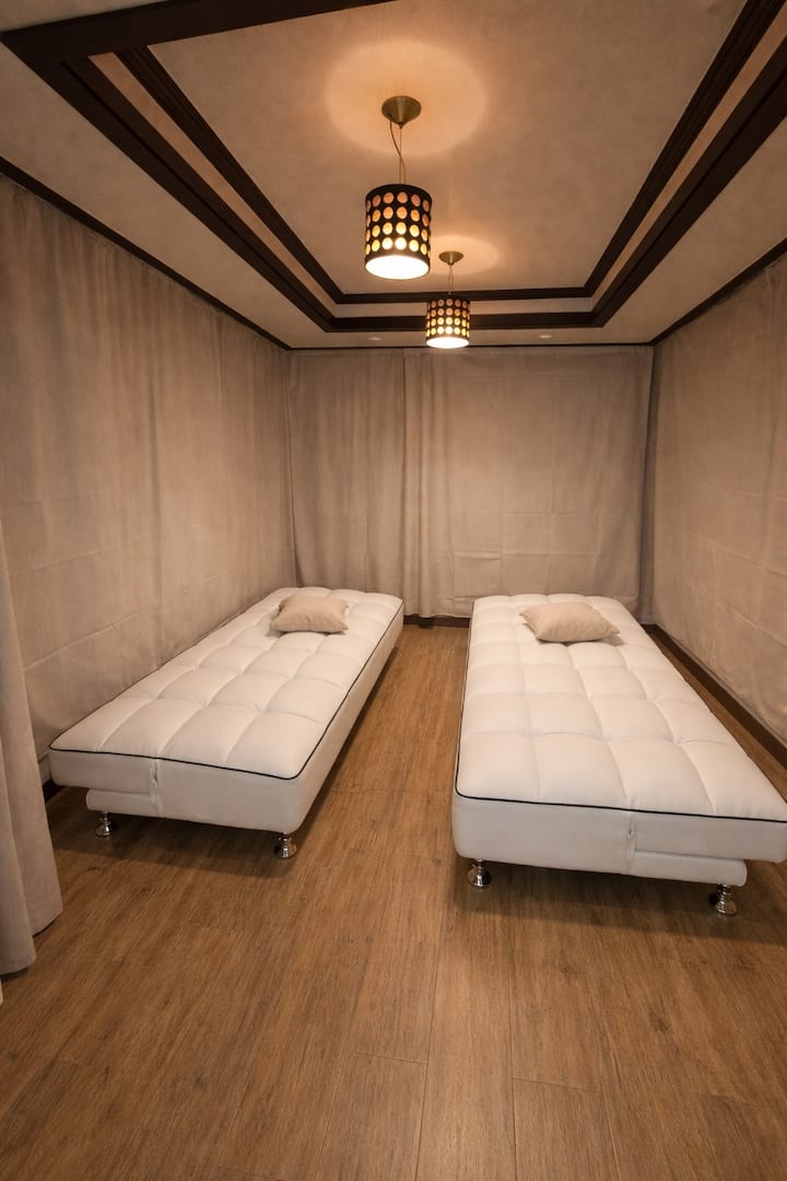 단체를 위한  숙소 야외뜰 바베큐가능. 영일대 차로15분 - 용흥동