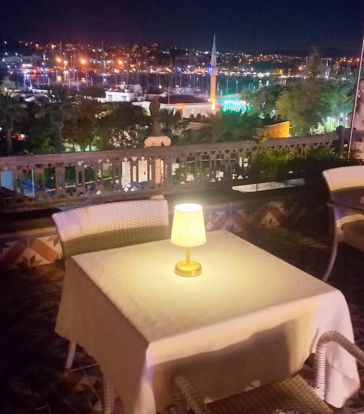 ÇIft Kişilik Deniz Manzaralı Oda - Bodrum