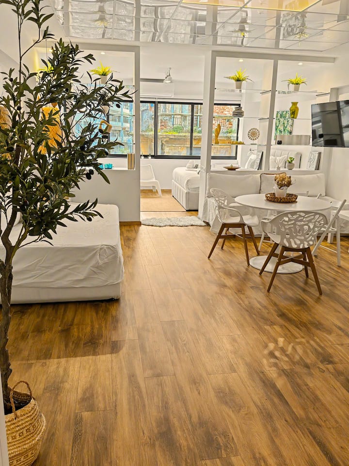80 Sqm2 Loft | Premium Kingsize Bed | City Center - Thessaloniki