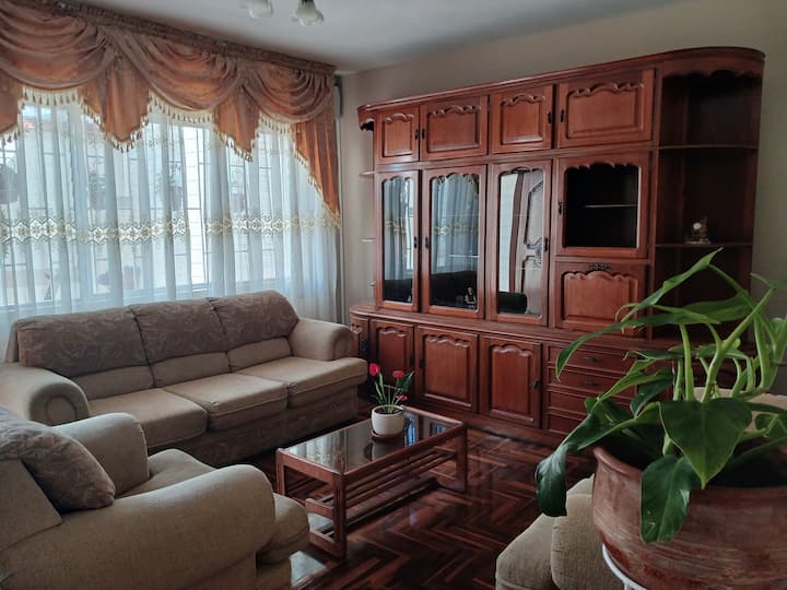 Amplia Suite Familiar/ Urb. Quintanas /Trujillo - Trujillo, Peru