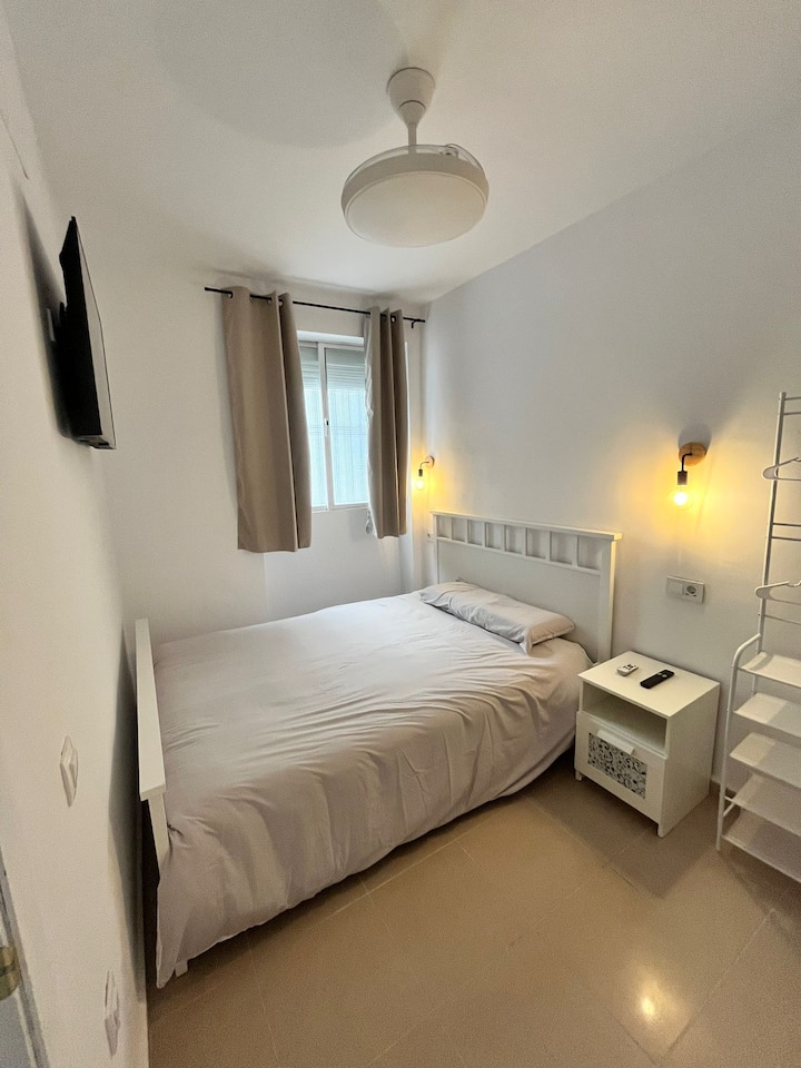 Hab. 124 - Baño Privado | Calle Real - San Fernando, Spain