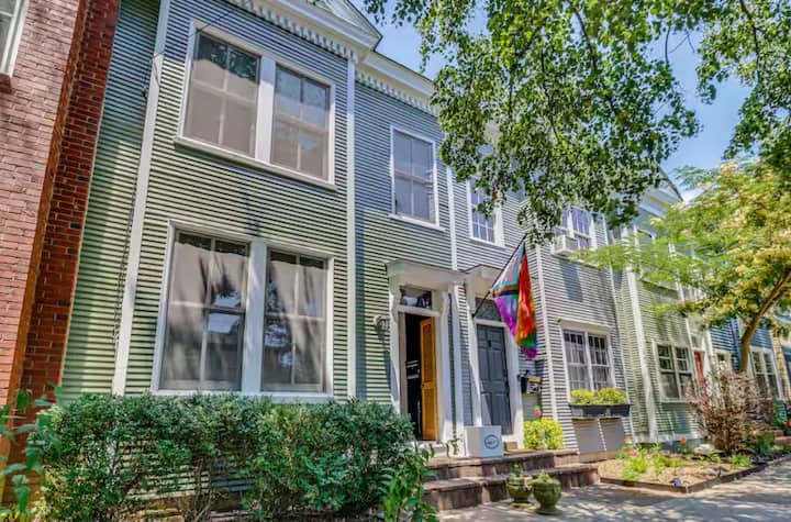 Walk To Old Town: Historic Alexandria With Patio - Alexandria, VA