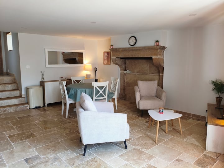 Charmante Petite Maison En Pierre - Lac de la Vingeanne