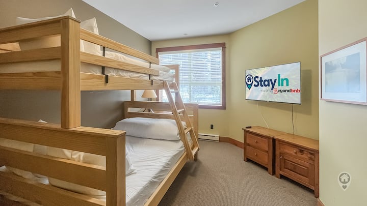 Ski Hill Room W/ Bunk Bed & Private Bath - Fernie